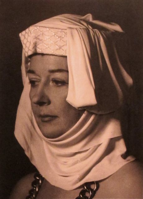 MONDOBLOGO: man ray's hats