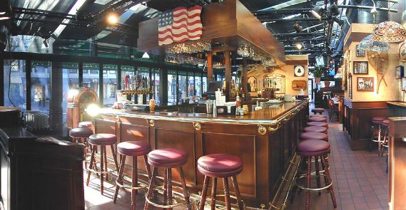 Boston's Cheers Pub Review - Boston Attractions
