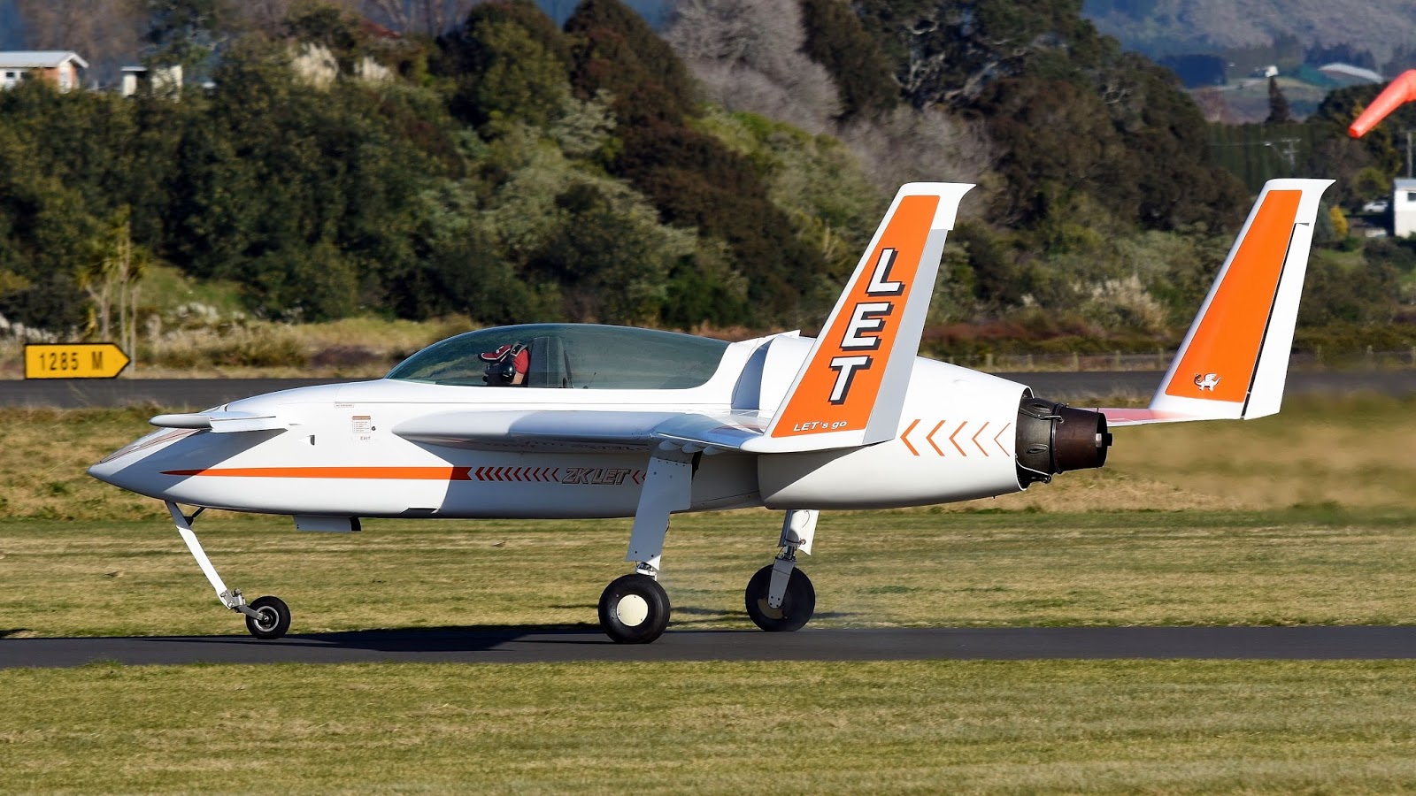 NZ Civil Aircraft: LongEze Jet ZK-LET Flying Yesterday 30-7-2015