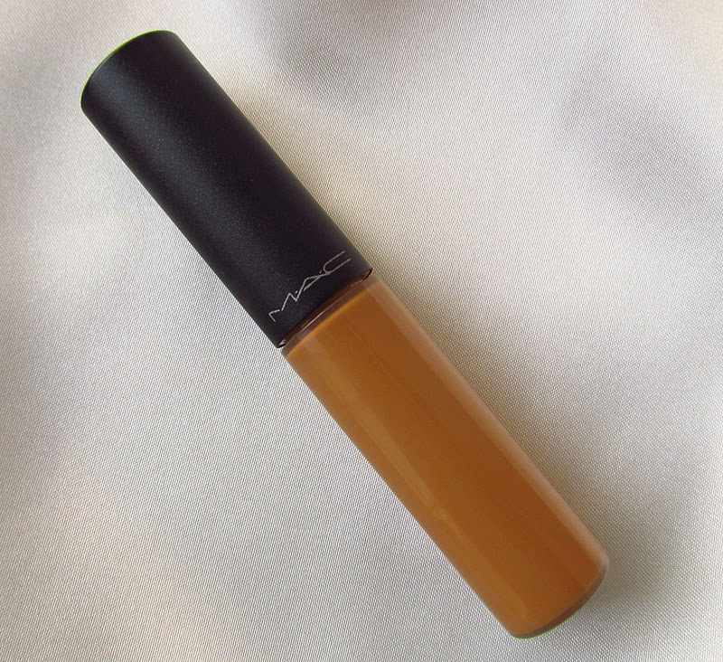 Indian Beauty Central: MAC SELECT MOISTURECOVER CONCEALER NC 45