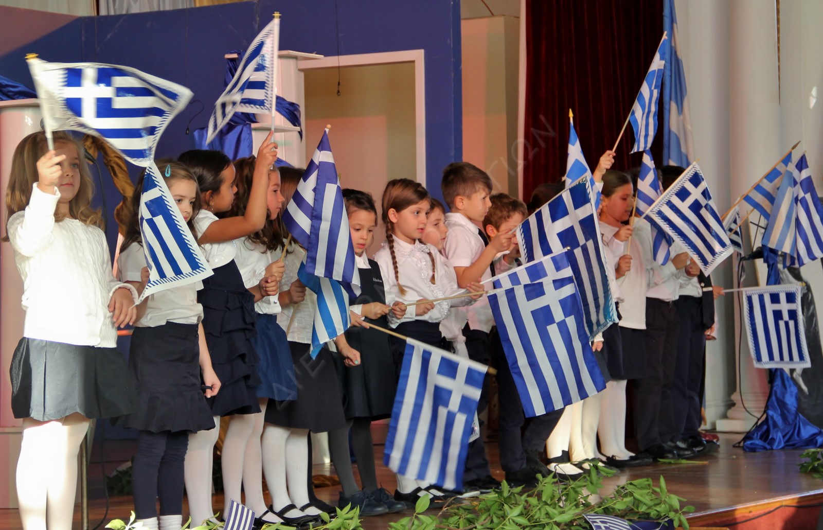 ΔΙ'ΕΥΧΩΝ ΤΩΝ ΑΓΙΩΝ: * ΖΗΤΩ Η ΕΛΛΑΔΑ ΜΑΣ