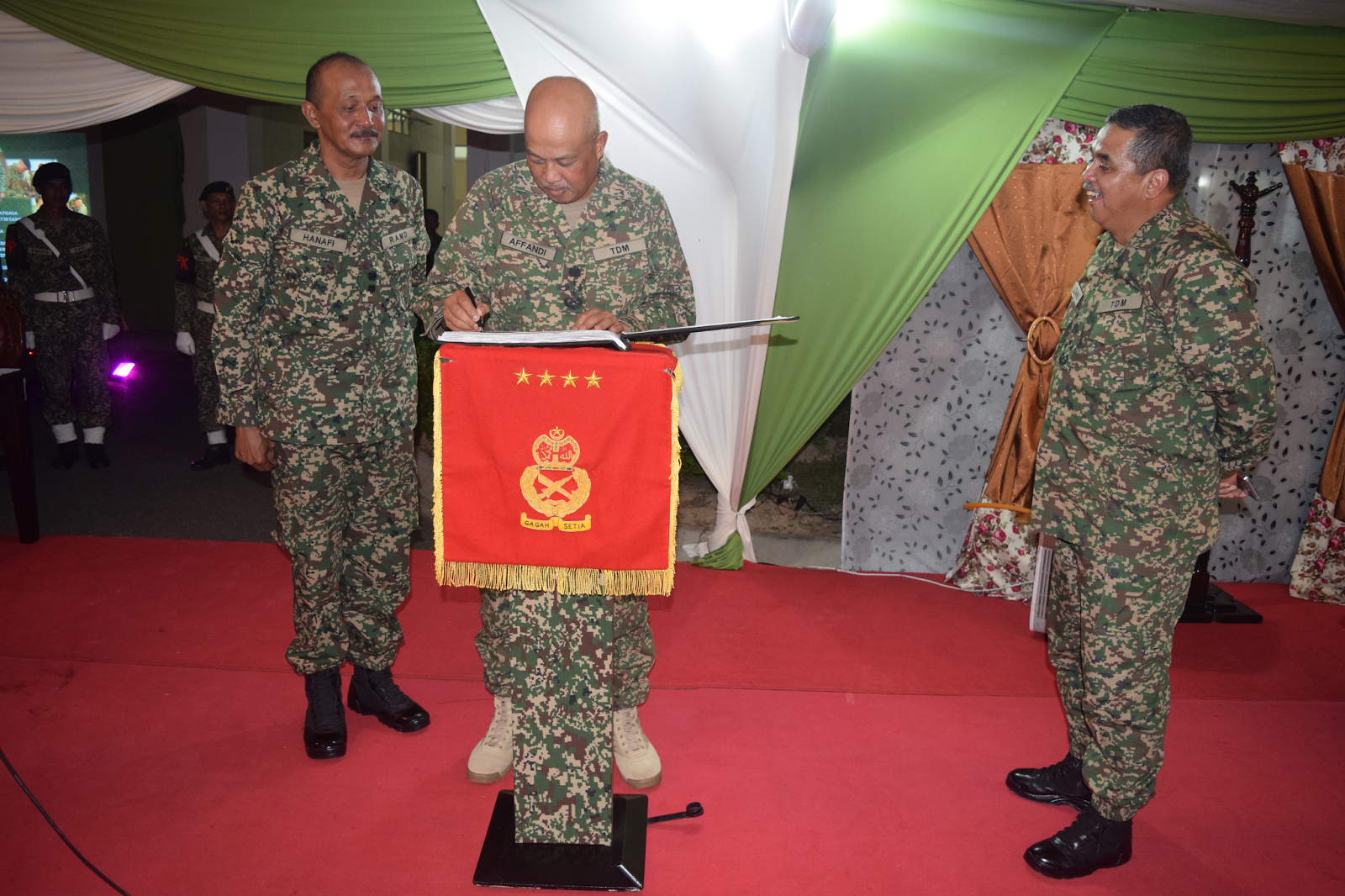 22 REJIMEN ASKAR MELAYU DIRAJA: Majlis Berbuka Puasa Warga Tentera ...