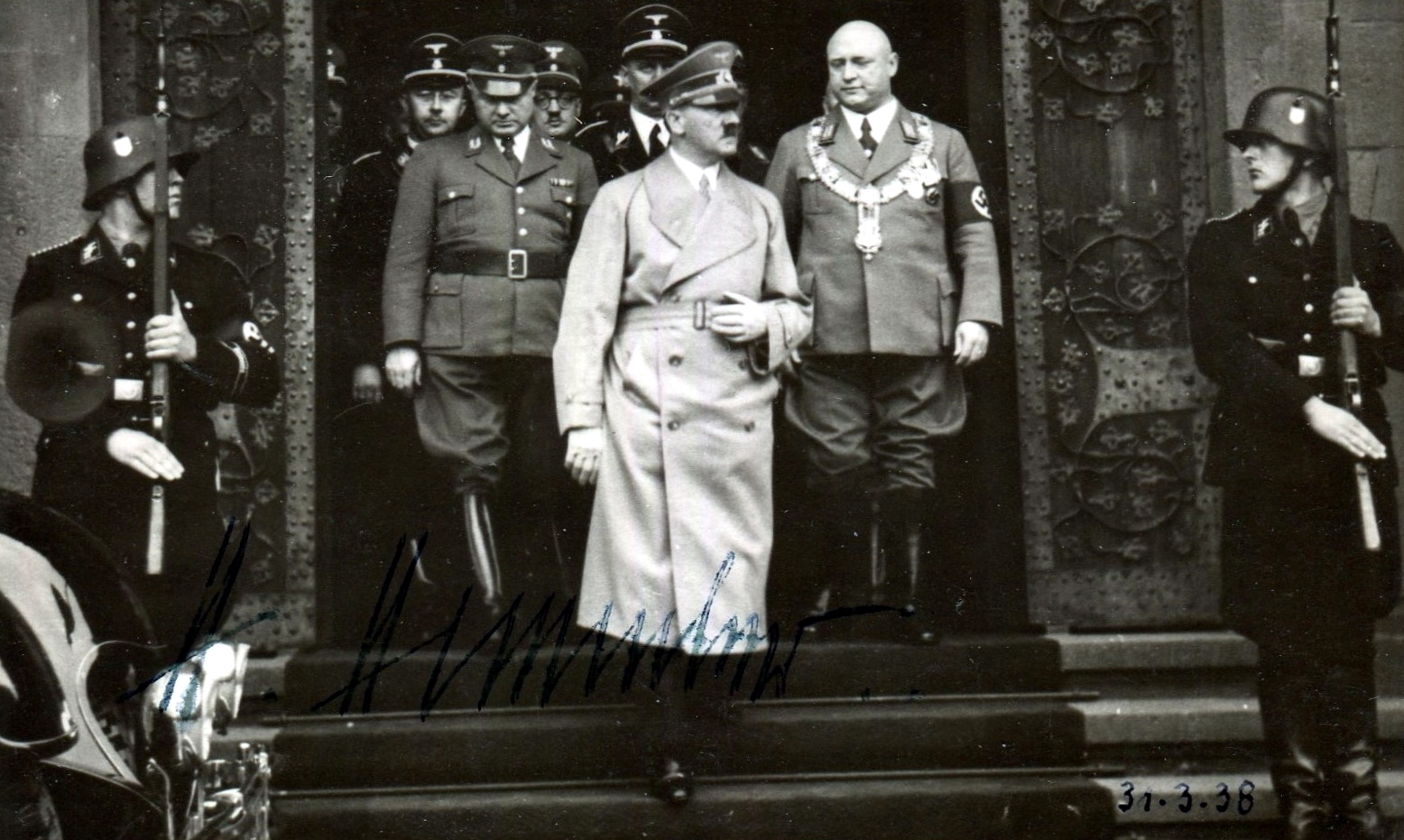 NAZI JERMAN: Foto Adolf Hitler di Tahun 1938