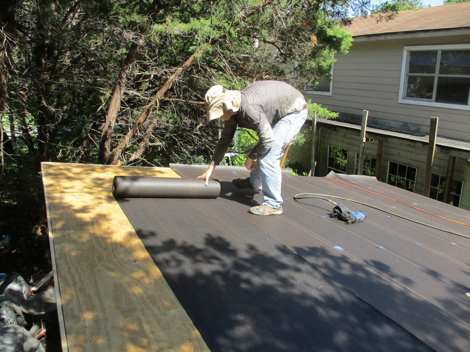 T-Brick Shed: Drip Edge, Felt Paper and Roof Paneling