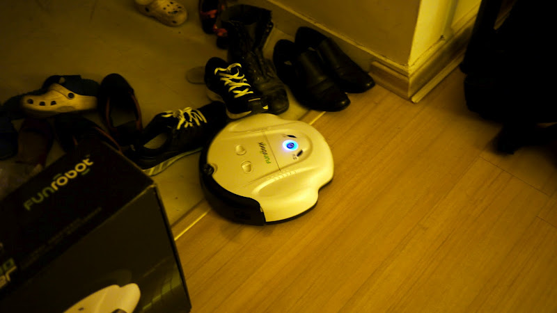 潘大少的敗家好物: [開箱]MSI微星 FUNROBOT iCleaner M800 智慧型吸塵器/掃地機入手