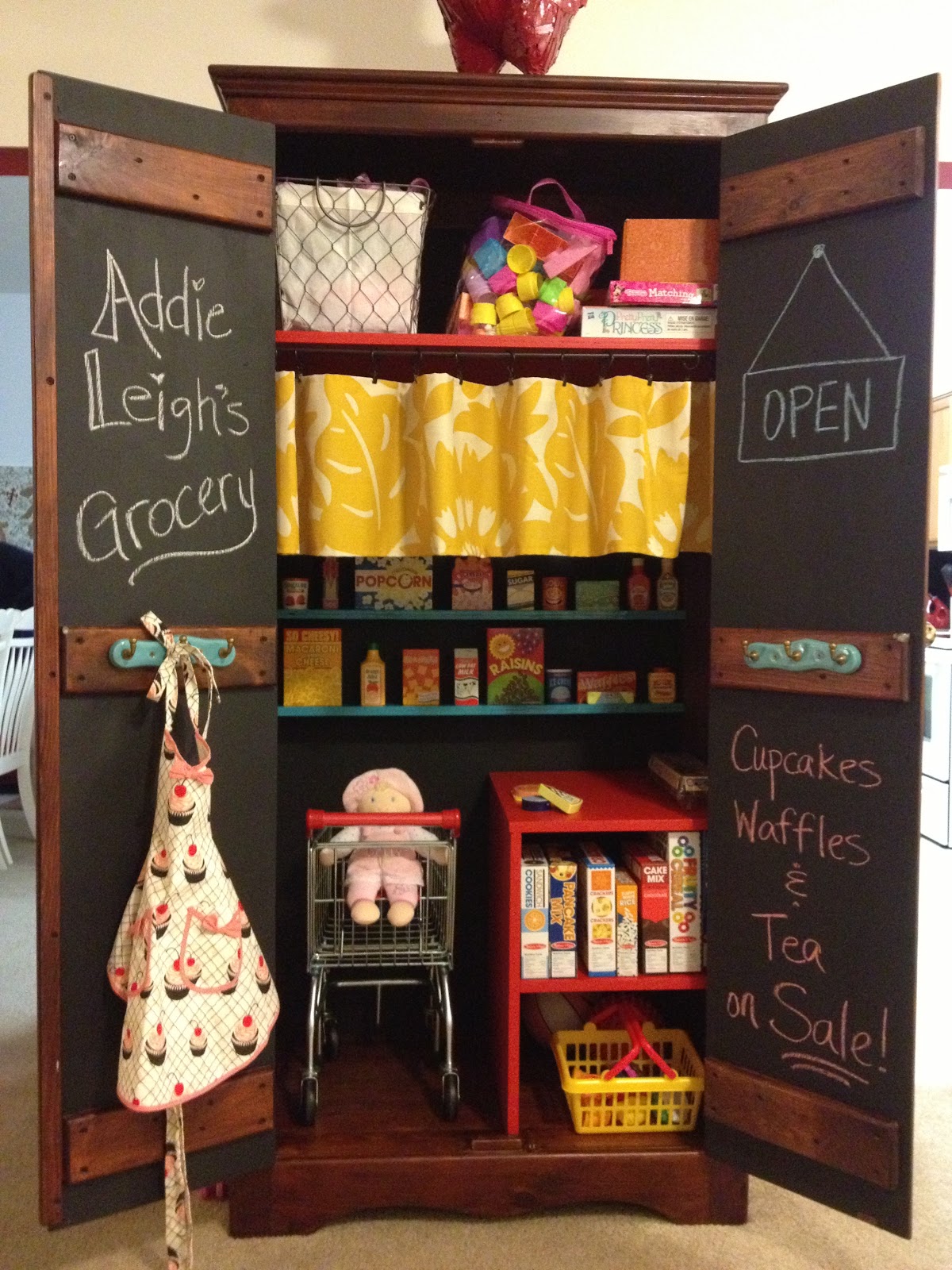 Inspired Whims: Stop, Shop, & Roll - A Kid-Sized Grocery Store