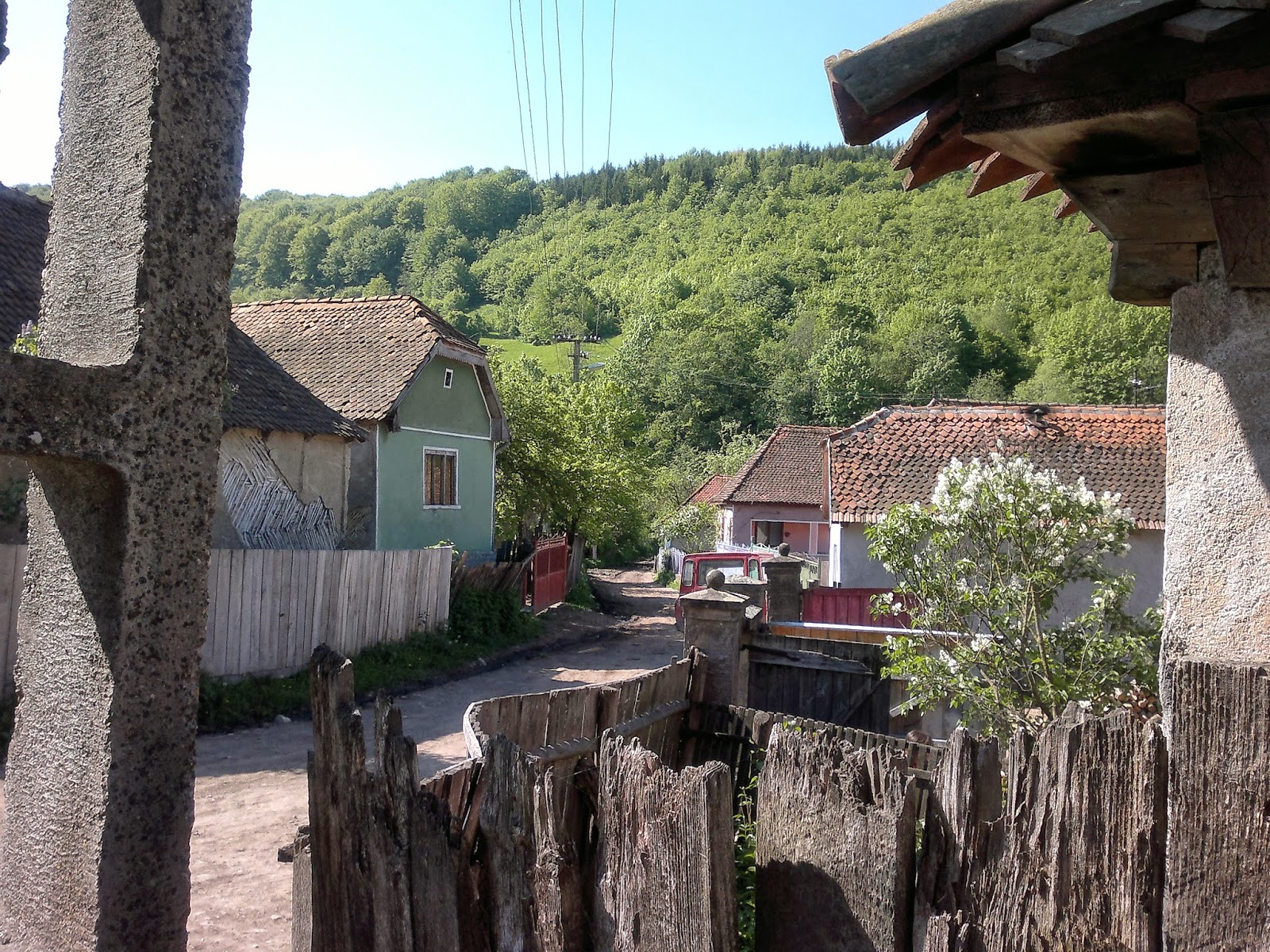 MANASTIRI-CALATORI : VALEA ZALANULUI..