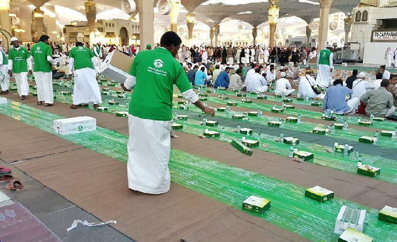 Iftar‬ preparations at Prophet's Mosque Madinah