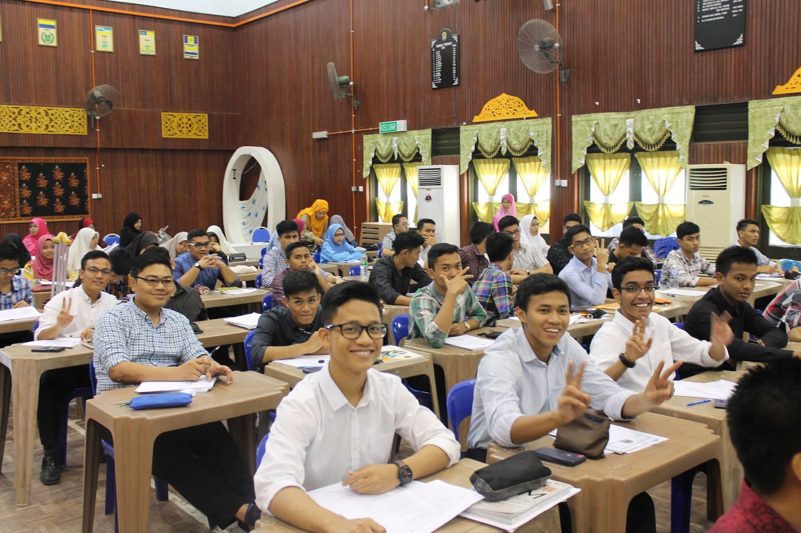 WADAH KETERAMPILAN BERBAHASA: PROGRAM JERAYAWARA BAHASA DI SM SAINS ...