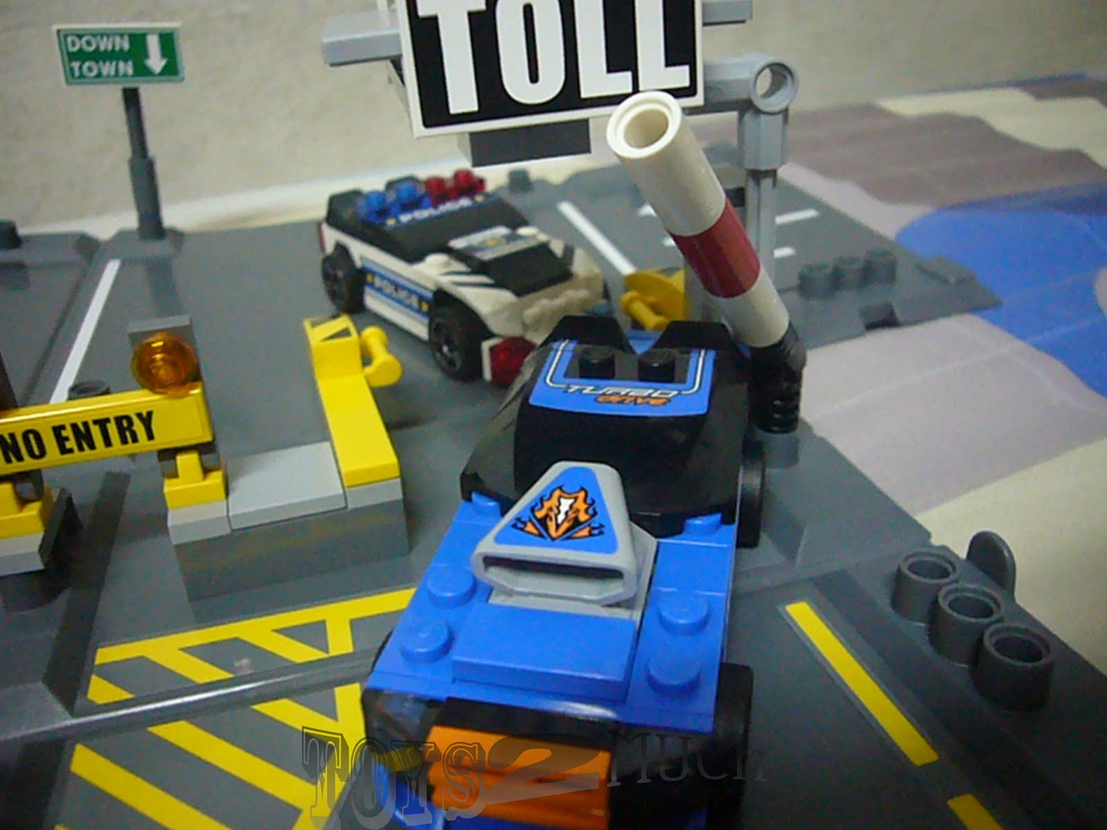 TOYS2MUCH: LEGO Racers 8197