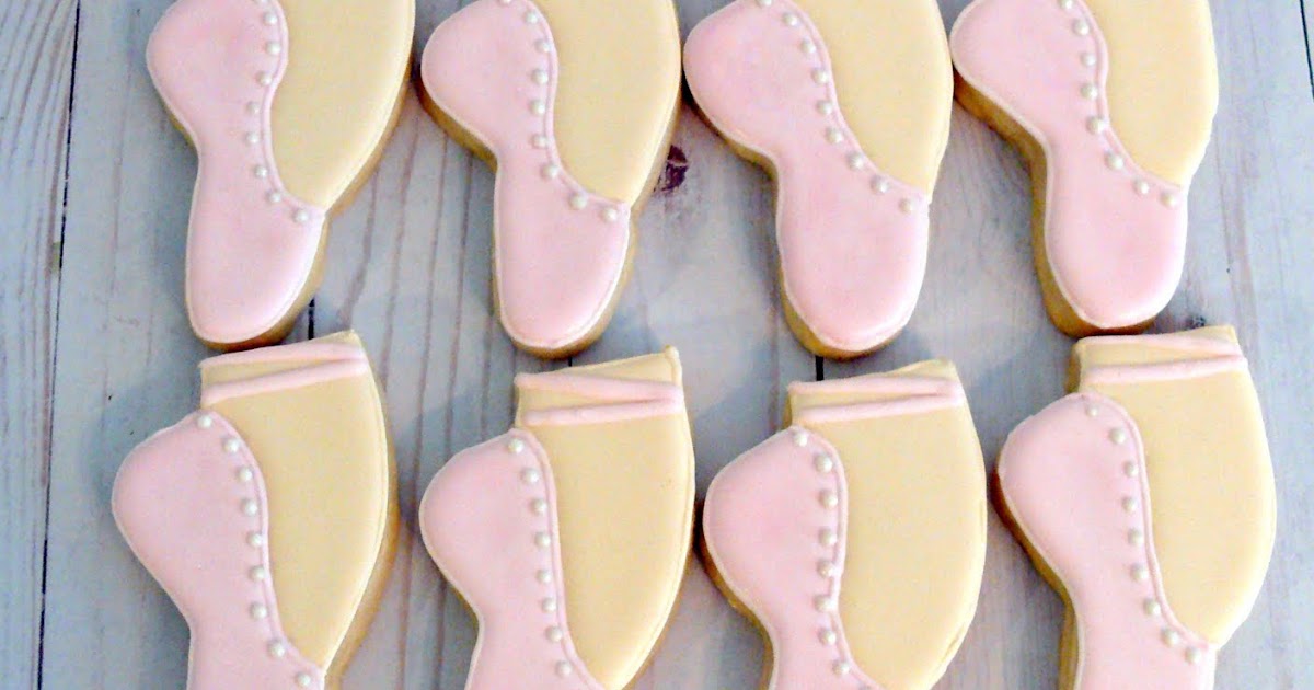 Katy's Kitchen: Ballet Shoes Cookies