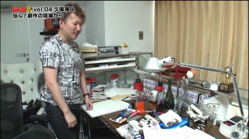 4 Manga Artists With The Messiest Workspaces - Otaku Fantasy - Anime ...