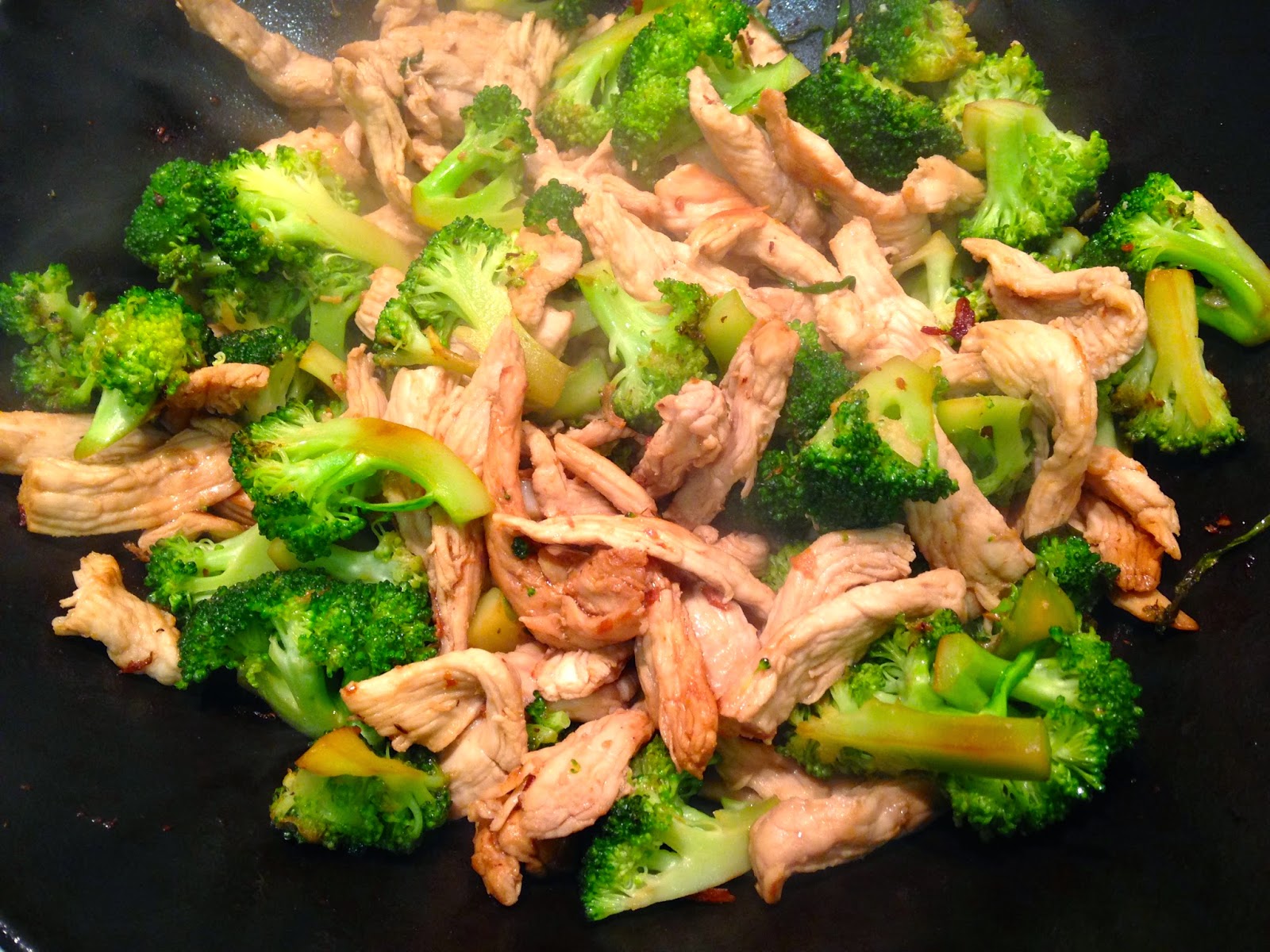 Perú à Asiática com Bróculos - Carlota entre tachos