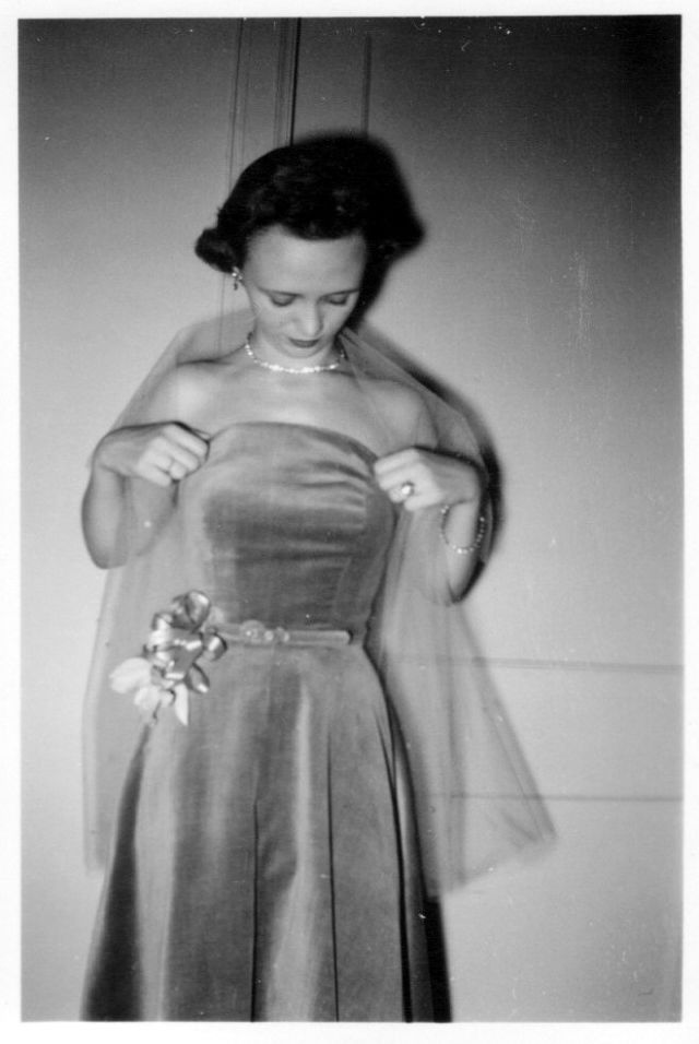 Glamorous Photos That Defined Prom Dresses Through the Years of the ...