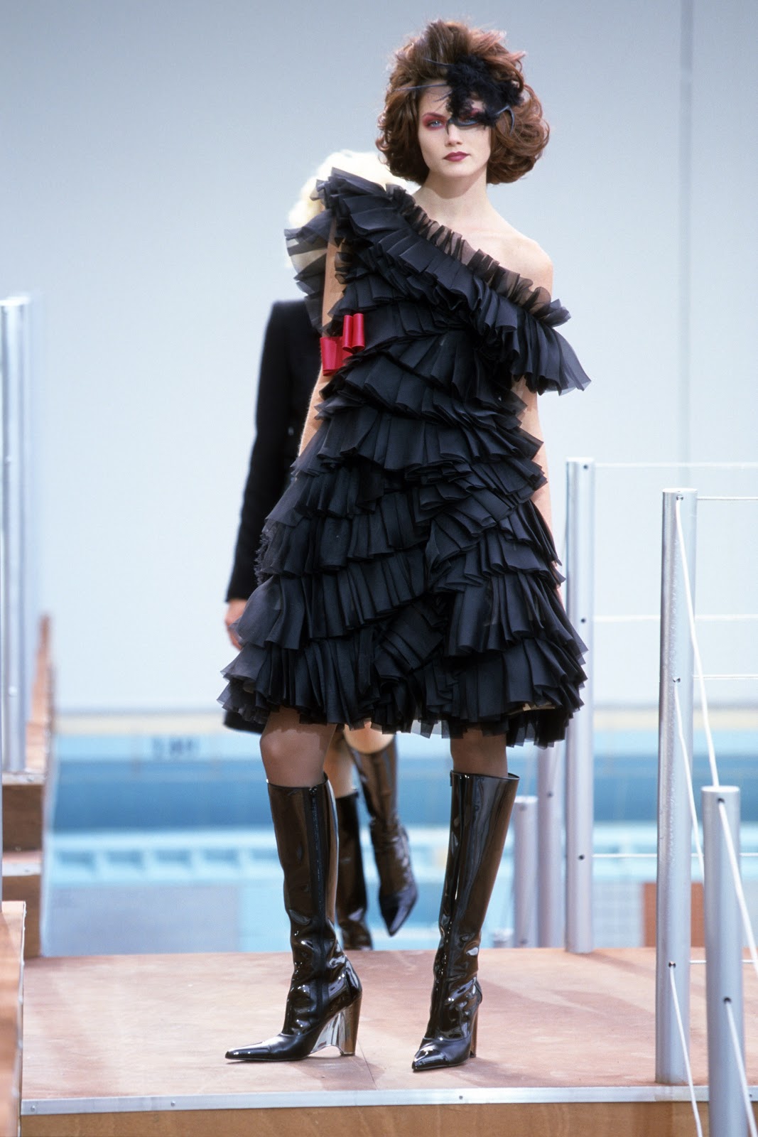 Chanel Fall 2000 Couture | Cool Chic Style Fashion