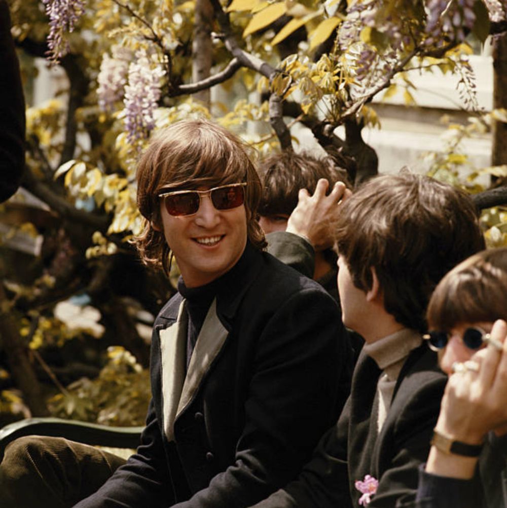 Colorful Behind the Scenes Photos of The Beatles During the Making of ...
