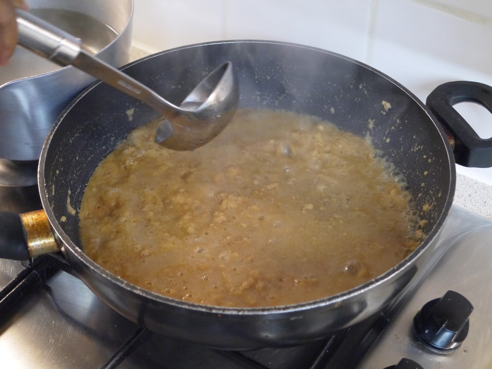 This Muslim Girl Bakes: Sooji Halwa - Semolina Halwa.