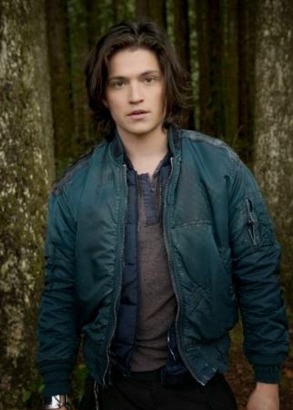 The 100 France: Finn Collins