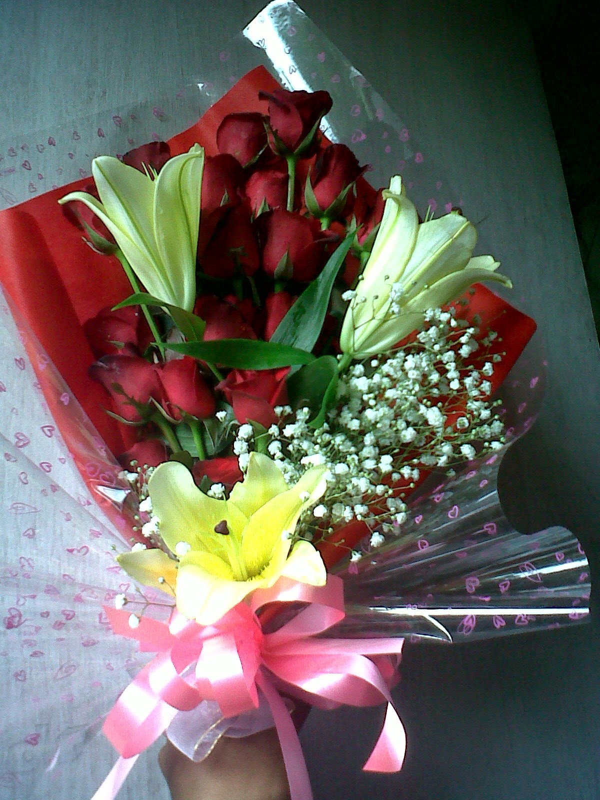 HAND BOUQUET ( FORHAND ) - TOKO BUNGA BOJONEGORO MURAH 082231073147