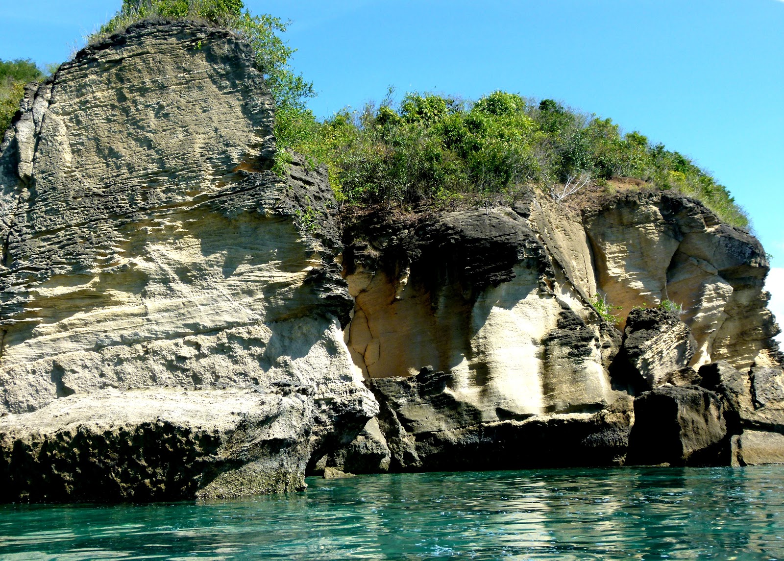 CRUISING WITH A HANGOVER AT THE ISLANDS OF MARINDUQUE - Lakwatserong ...