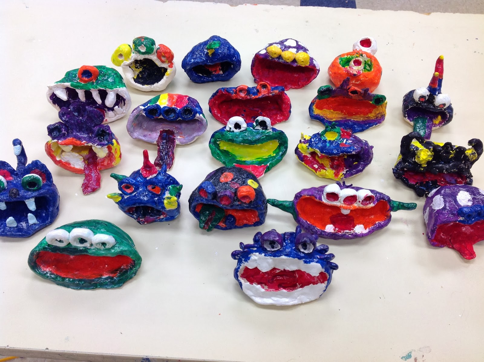 Miss Arty Pants: Pinch Pot Monsters