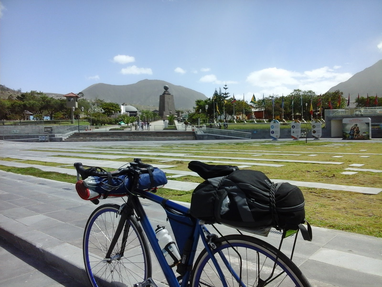 So ando En Bicicleta LLEGAMOS A QUITO DESDE BOGOT so-ando-en-bicicleta-llegamos-a-quito-desde-bogot