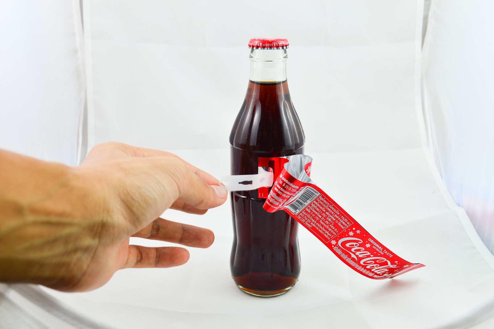 โค้กผูกโบว์ รุ่นพิเศษ เป็นของขวัญ ต้อนรับวันคริสมาสต์ได้