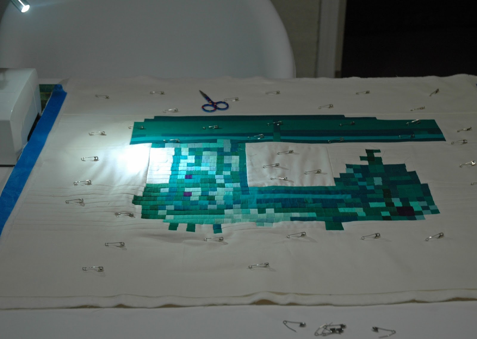 Sew at Home Mummy: Blogger's Quilt Festival: my pixelated sewing machine