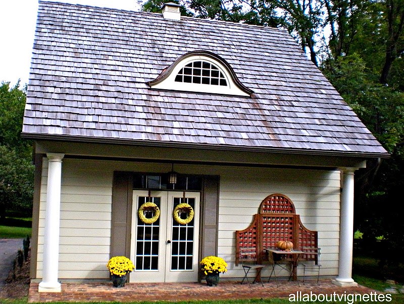 All About Vignettes: Fluffing the Garage for Fall