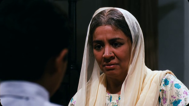 Watching Asia Film Reviews: Mammo (1994) [Film Review]