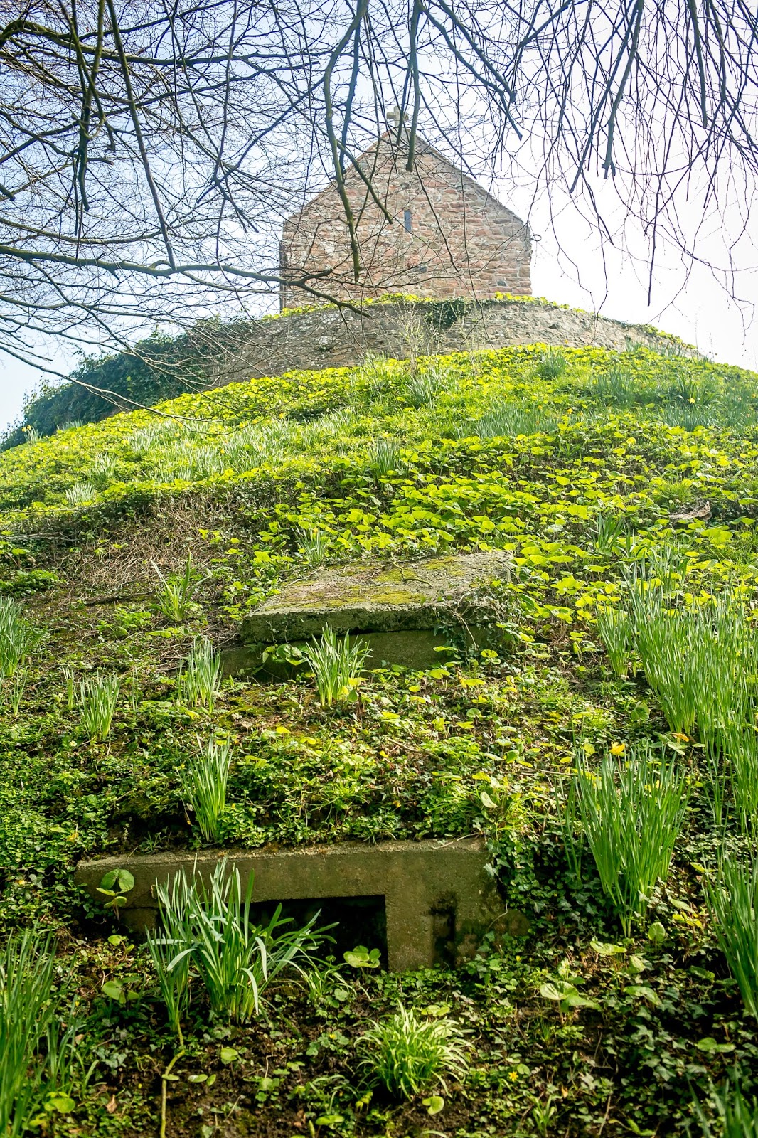 The heritage year: Hougue Bie - Neolithic Longhouse