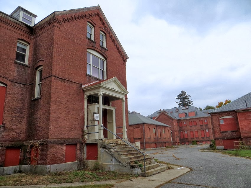 OTIS (Odd Things I've Seen): It’s So Quiet in the Ruins: Medfield State ...