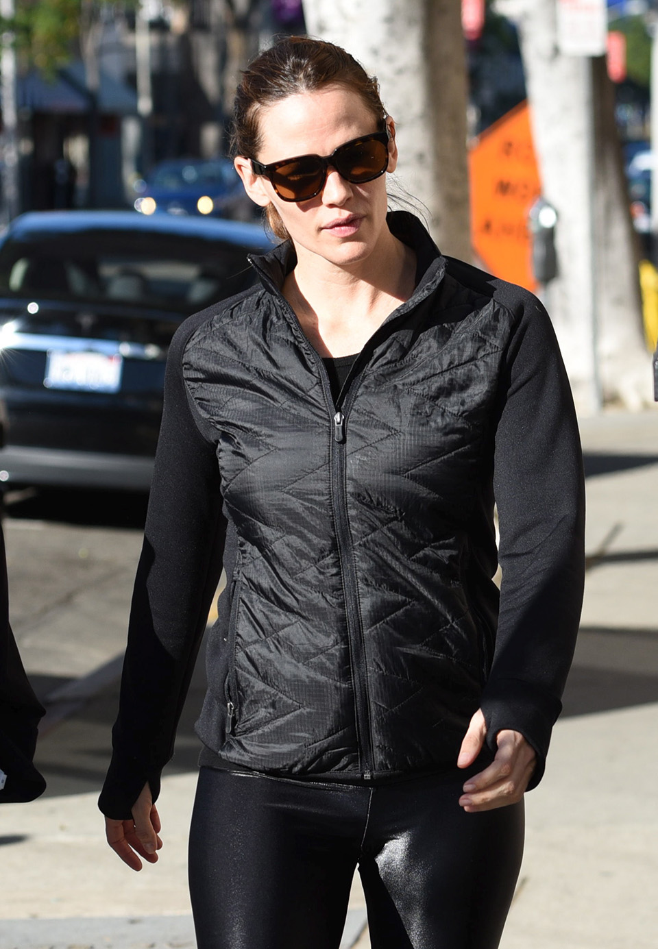 Mike's Blog: Jennifer Garner Wearing Sexy Leather Yoga Pants Mike's Blog: Jennifer Garner Wearing Sexy Leather Yoga Pants