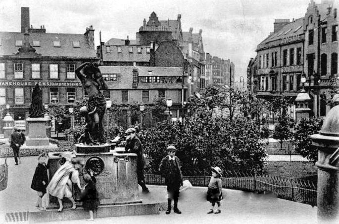Tour Scotland: Old Photograph Children Paisley Scotland