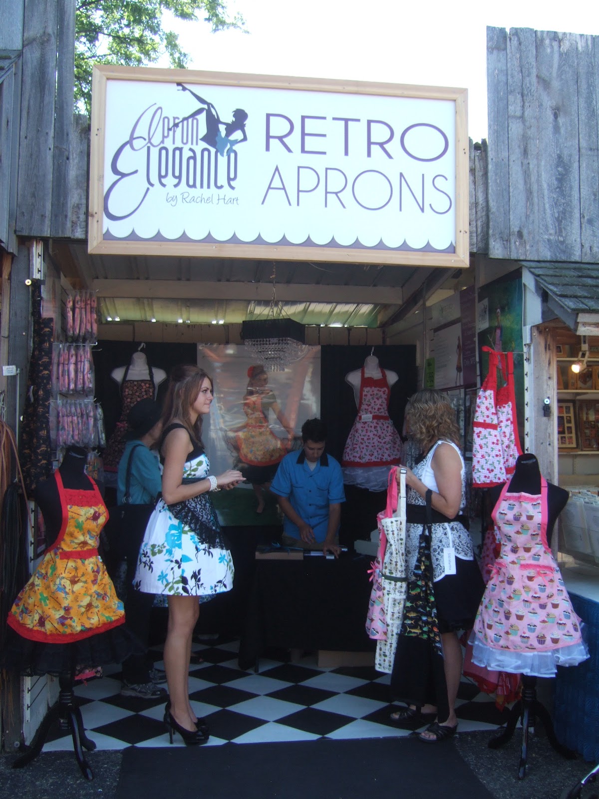 Minnesota State Flair: Minnesota's Couture Kitchen Designer (Apron ...