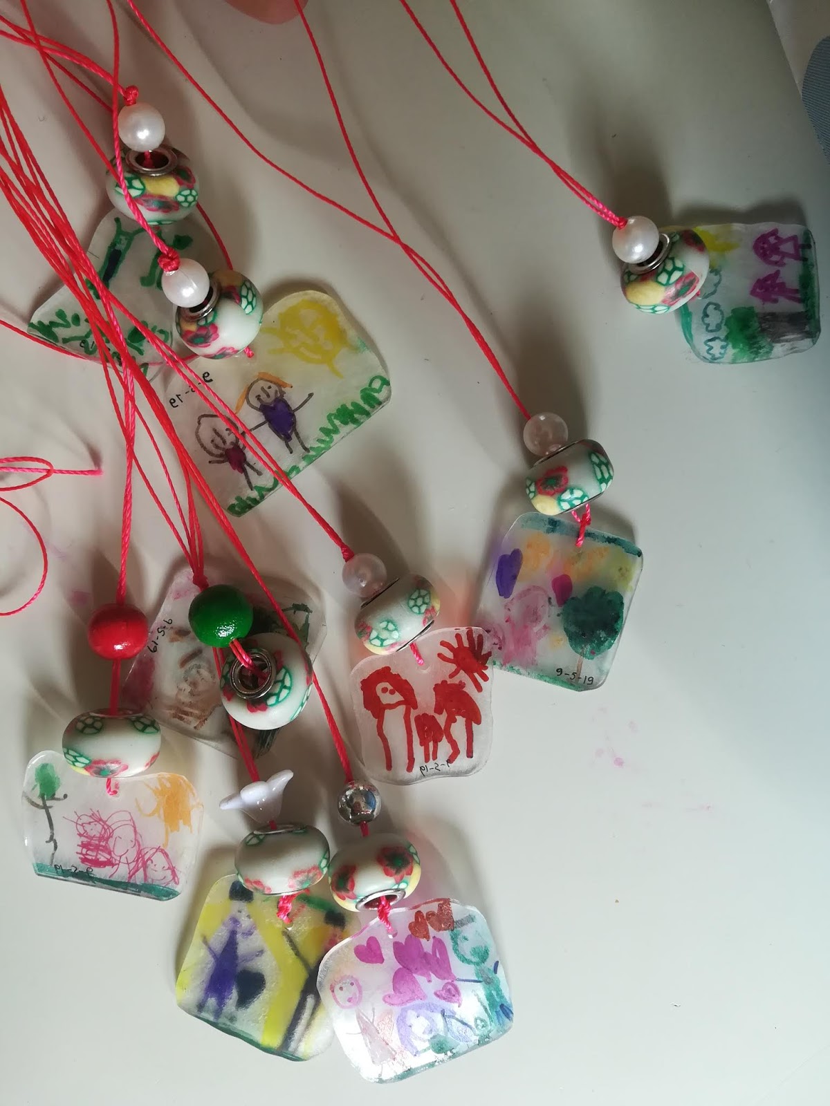 "ΠΕΡΙ... ΝΗΠΙΑΓΩΓΩΝ" : Δημιουργίες με θερμοσυρρικνούμενο χαρτί Shrink Paper