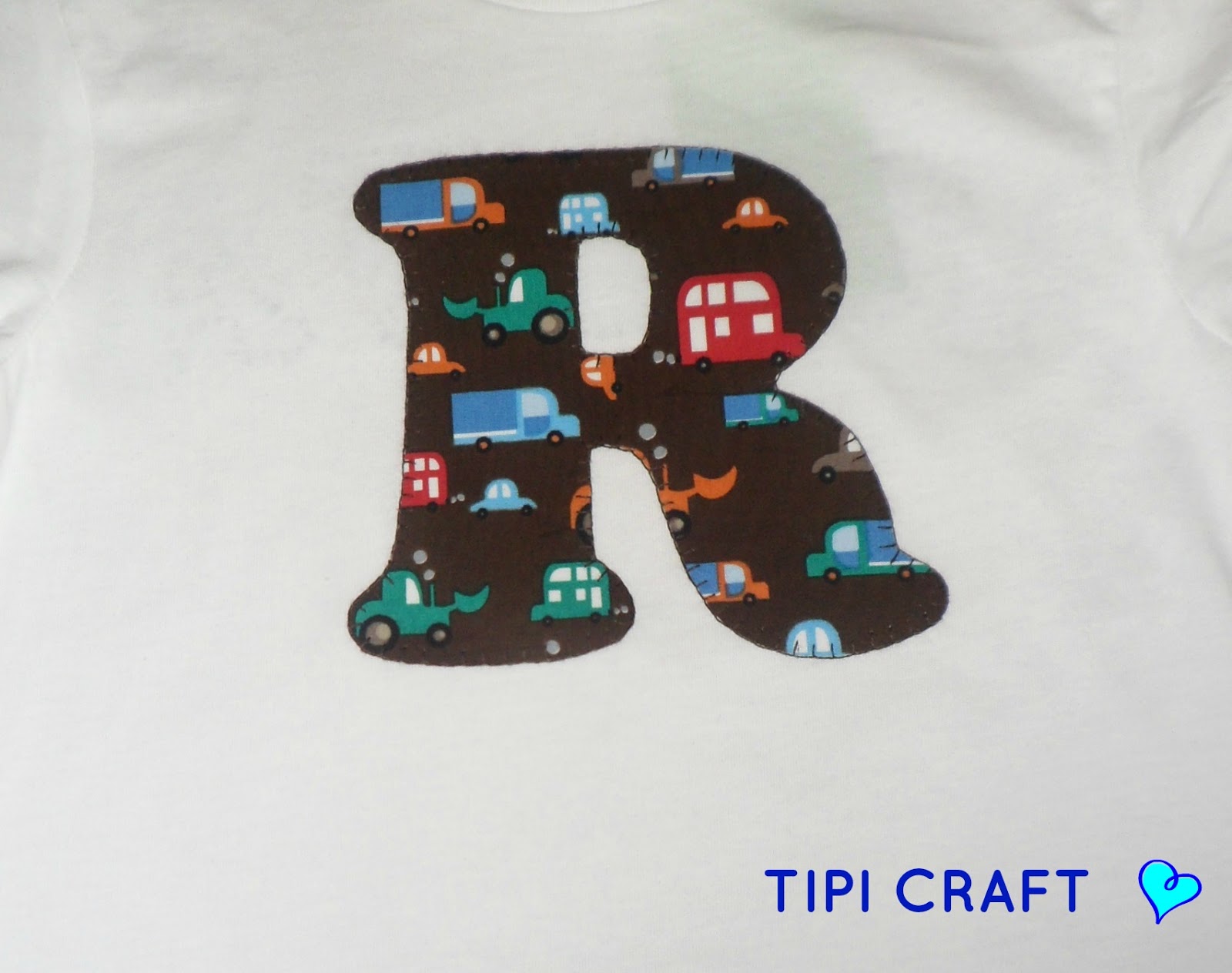 Tipi Craft: CAMISETA NOMBRE PARA RAFA