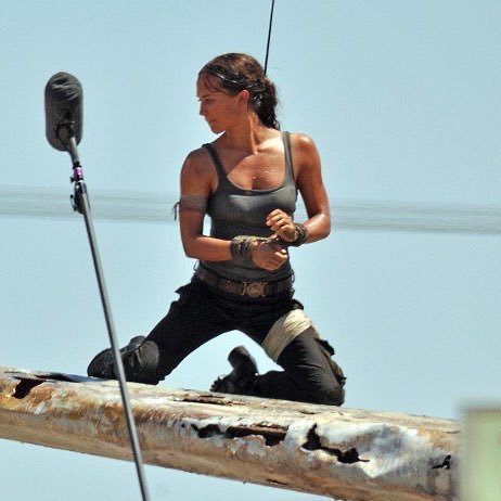SNEAK PEEK : "Tomb Raider" - More 'Lara Croft'