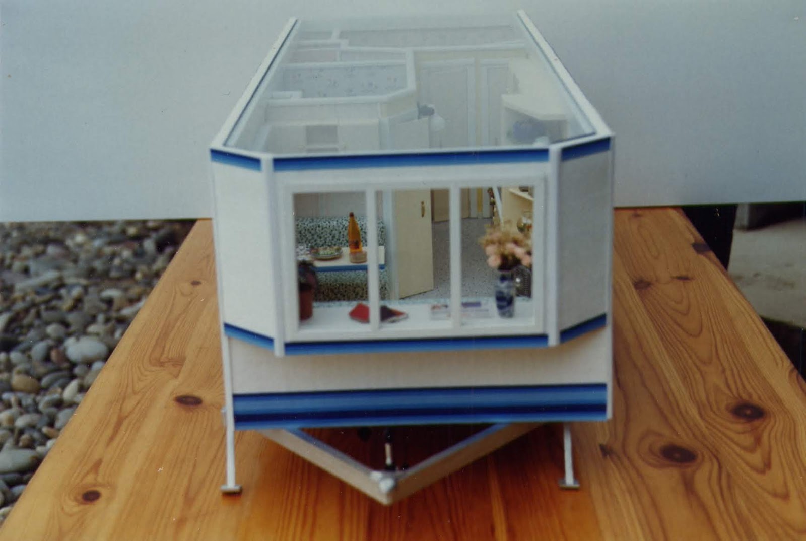 LE MONDE EN MINIATURE: MOBIL - HOME