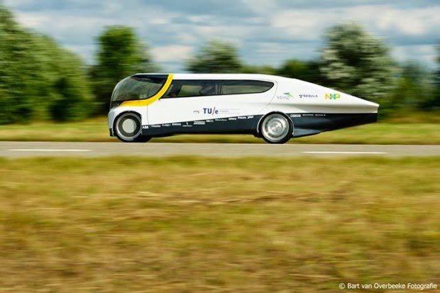 ABES-SP: Estudantes desenvolvem carro solar "tamanho família"