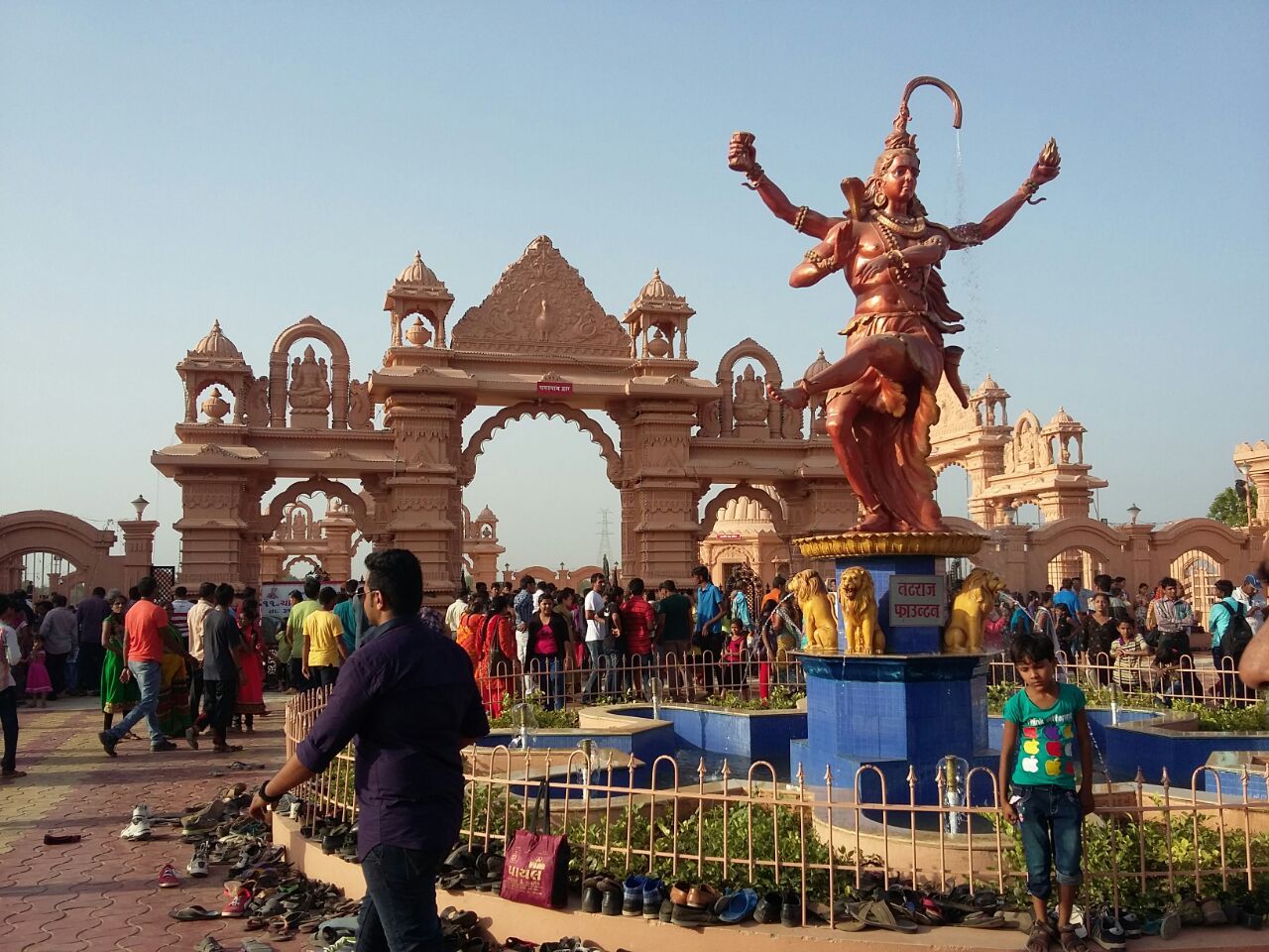 Nilkanth Dham Swaminarayan Temple-Sahjanand Univers in Poicha Gujarat India