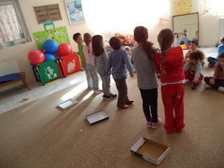 .~~kindergarten teacher ~~ΝΗΠΙΑΓΩΓΟΣ.....ΧΡΩΜΑΤΑ ΚΑΙ ΑΡΩΜΑΤΑ ...