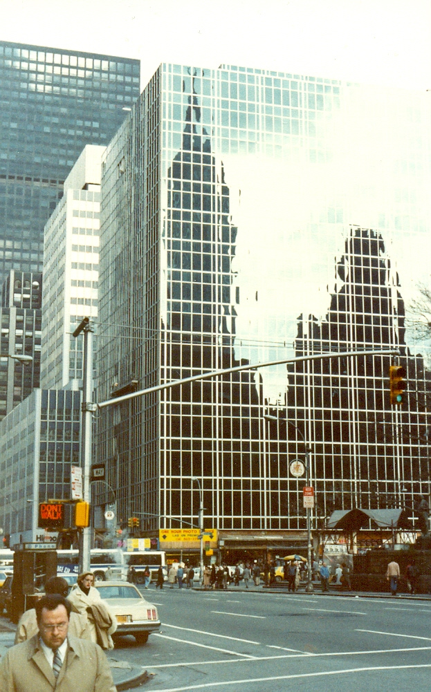 18 Photographs Capture Street Scenes of New York City in The Early ...