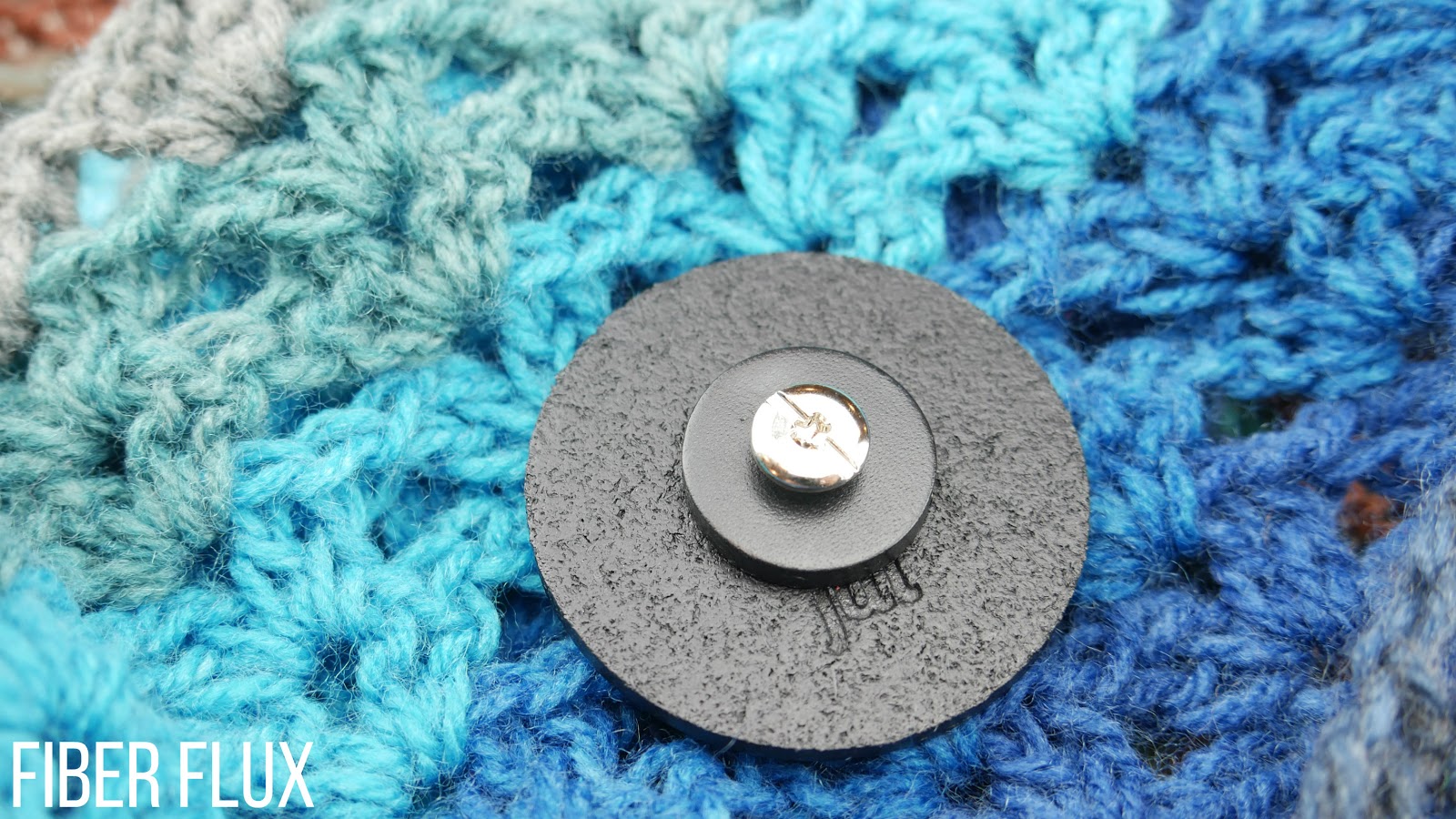 Fiber Flux: Review: Jul Designs Screw-In Pedestal Buttons