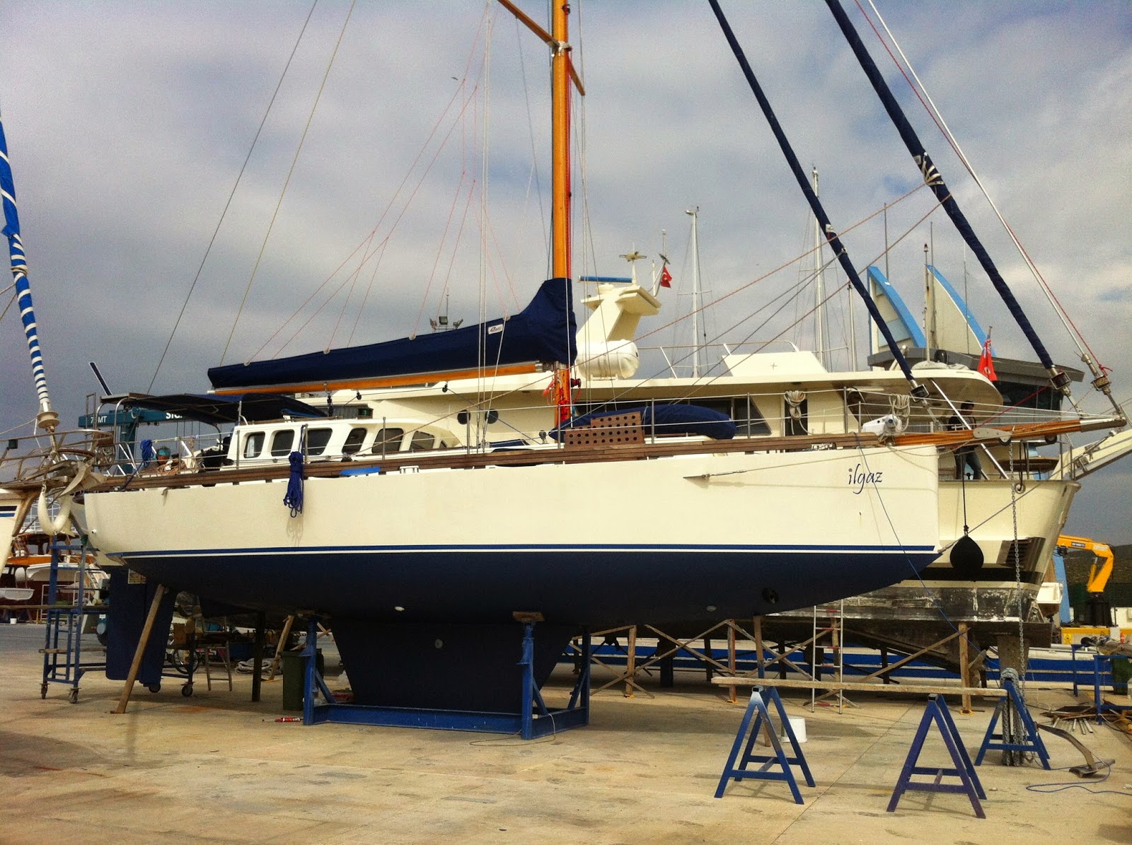 TANTON YACHT DESIGN.: Steel Boat 12 M. Launching.