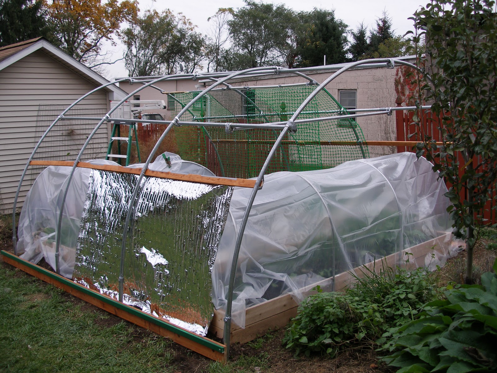 Living the Frugal Life: Hoop House is Coming Together