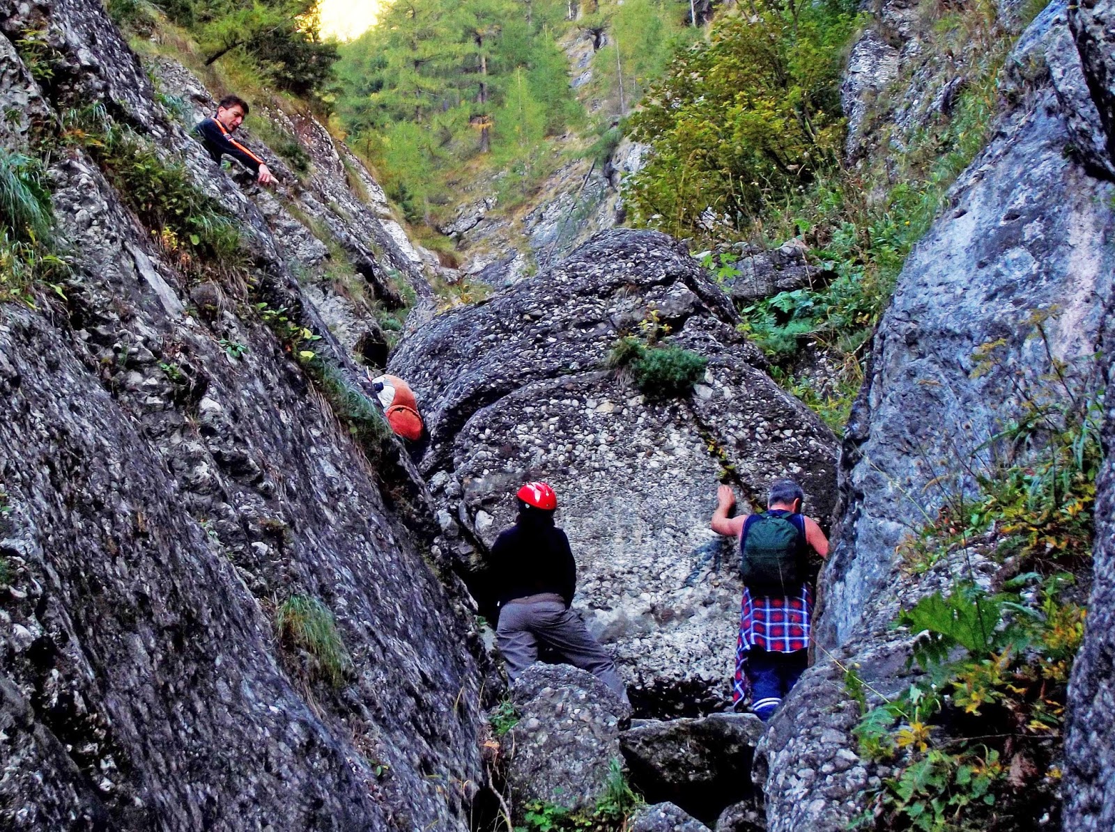 Blog de Calatorii si Drumetii Montane.: BUCEGI (Valea Seaca dintre Clai ...