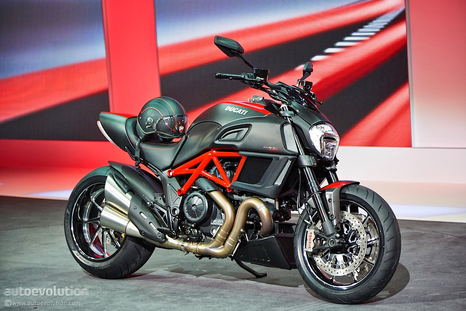 Bugool: 2015 Ducati Diavel Titanium - Walkaround - 2014 EICMA Milan ...