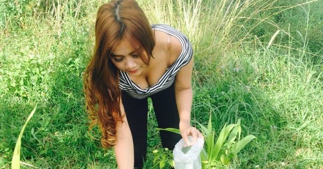 Foto Eksibisionis : Berkebun di Pegunungan atau Berkebun Pamerin Toket ...