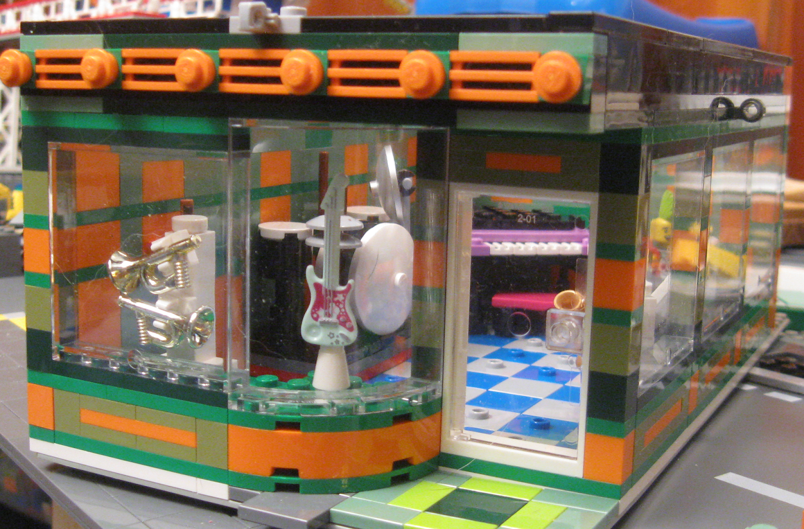 randuwa: Lego: DK House of Music